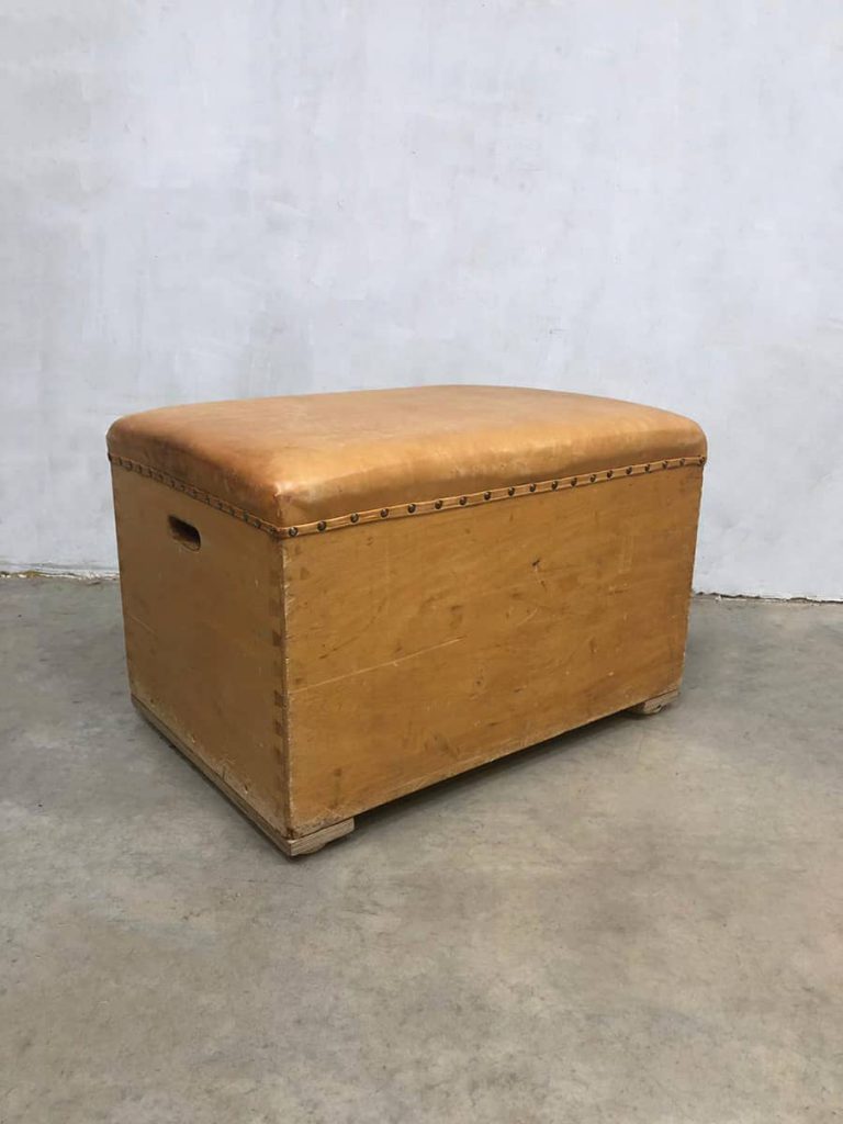 Vintage sport gym bok pommel leather patina school gymnastic | Bestwelhip