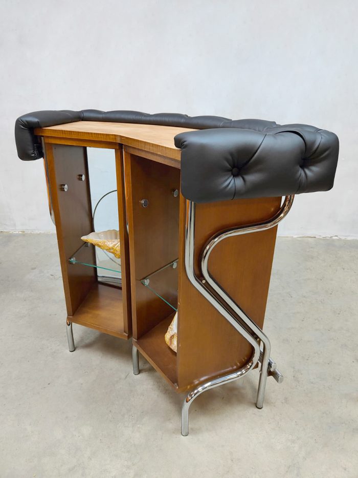 Vintage retro seventies cocktail bar ‘Mad-Men style’ | Bestwelhip