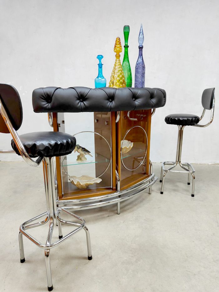 Vintage retro seventies cocktail bar ‘Mad-Men style’ | Bestwelhip