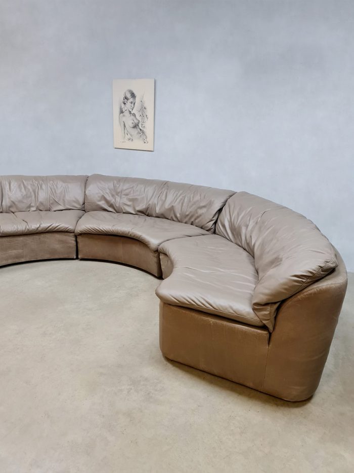Vintage circular modular leather sofa | Bestwelhip