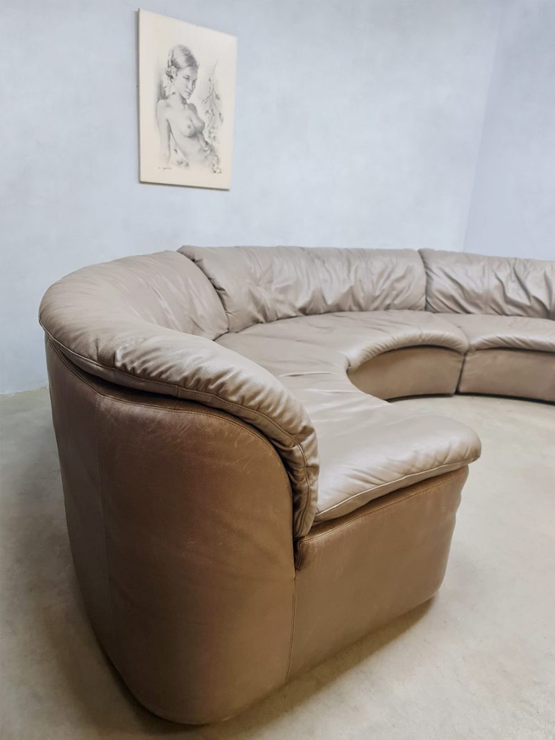 Vintage circular modular leather sofa | Bestwelhip