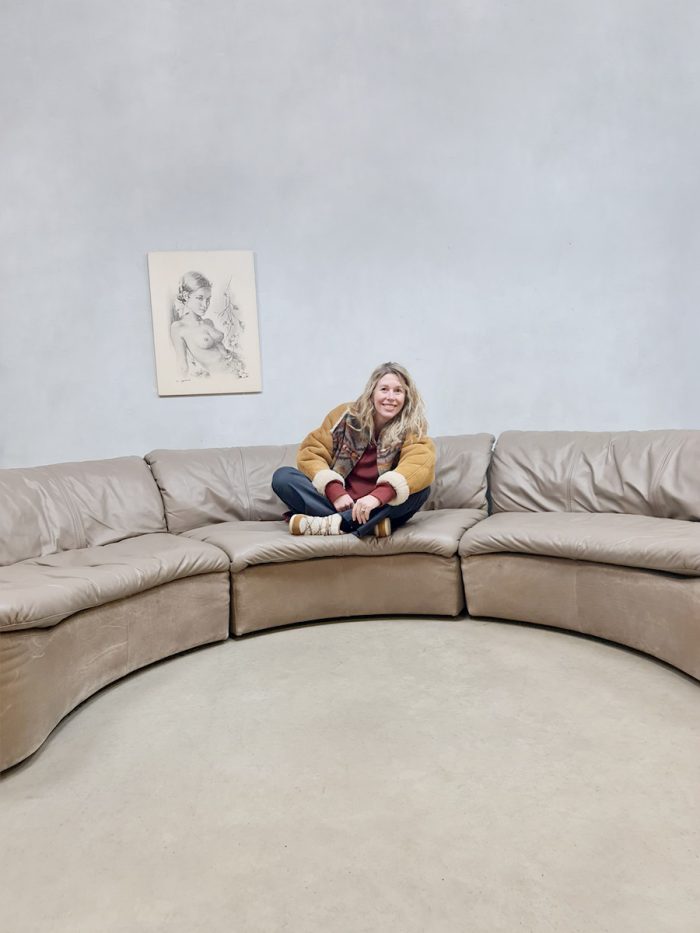 Vintage circular modular leather sofa | Bestwelhip